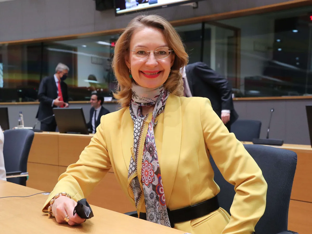 Tytti Tuppurainen sote-henkilöstön pakkorokotuksista: ”Tämä keskustelu ...