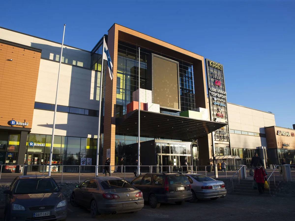 Uuden liiketilan rakentaminen makaa nyt pohjilla, eikä siinä kaikki ...