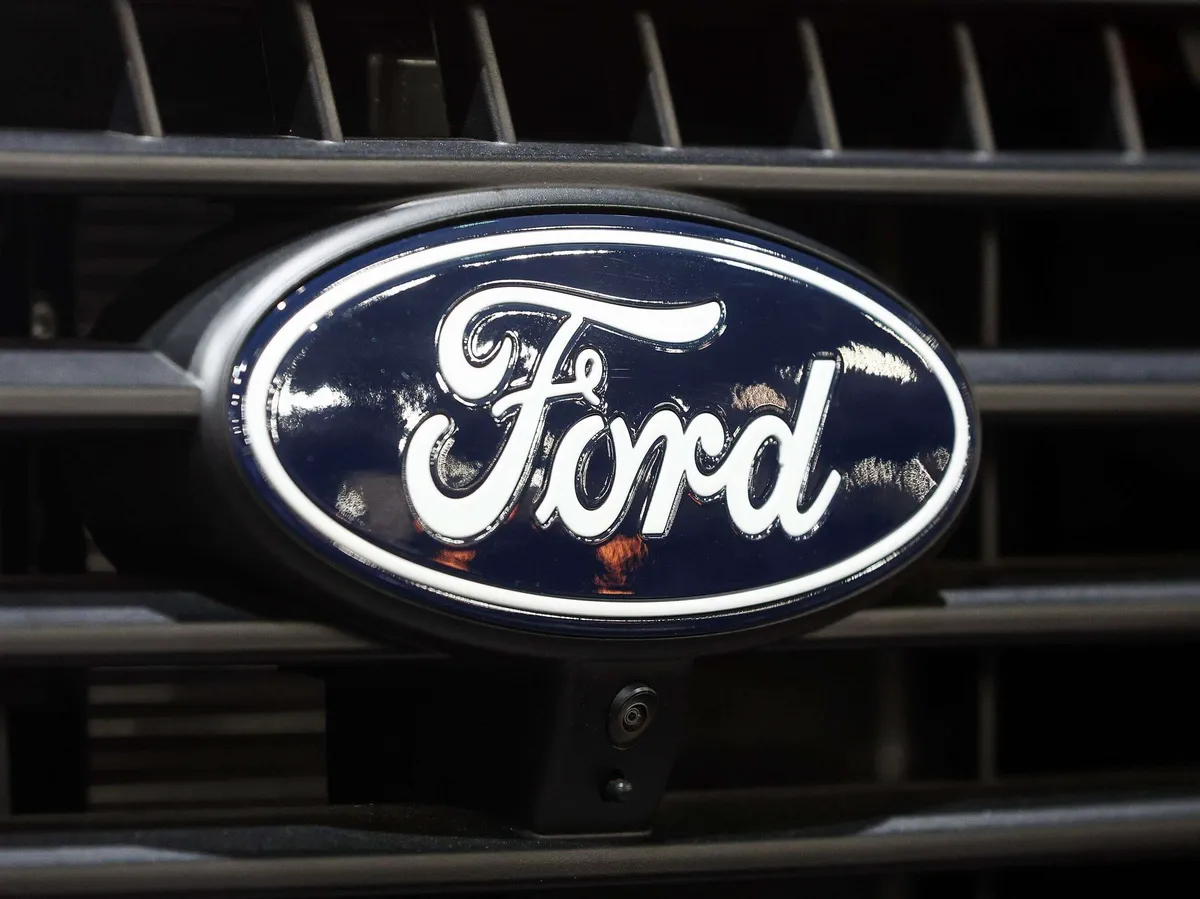 ”Ei väliä miltä mantereelta” – Maailman suurin sähköautonvalmistaja kärkkyy Fordin Saksan ...