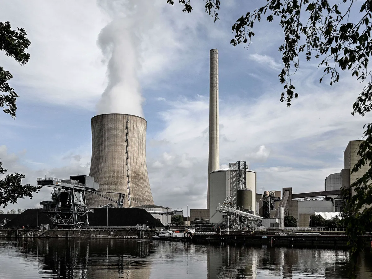 Saksan teollisuus hiljenemään päin – Tehdastilaukset laskivat roimasti ...