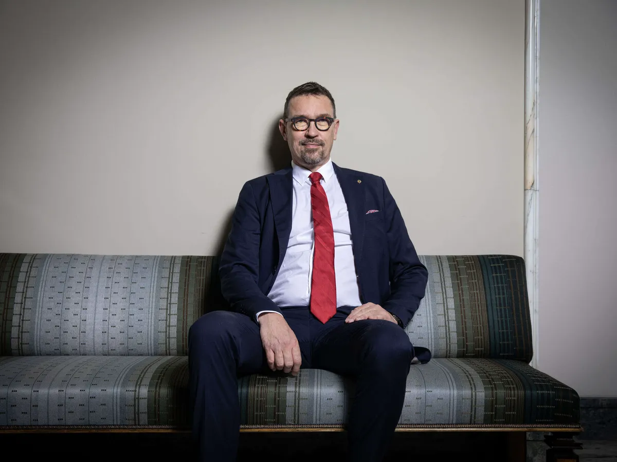 Kannabista voitaisiin myydä Alkossa ja käyttöhuoneista olisi hyötyä ...