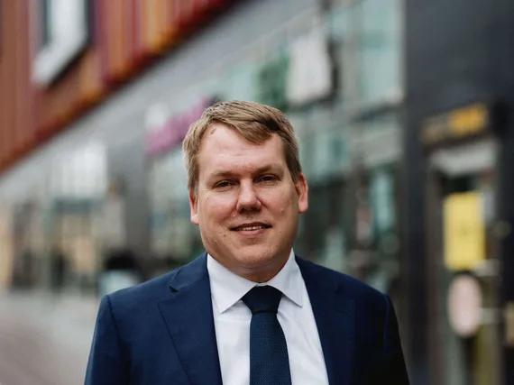 ”Ikäni herättää uteliaisuutta” – Stefan Widing nousi teollisuusjätti ...
