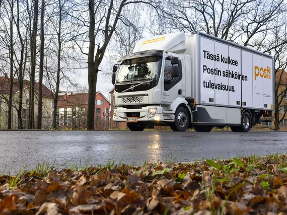 Posti uudistaa koko kalustonsa – Ensi vuonna yhtiön rekkakin kulkee ...