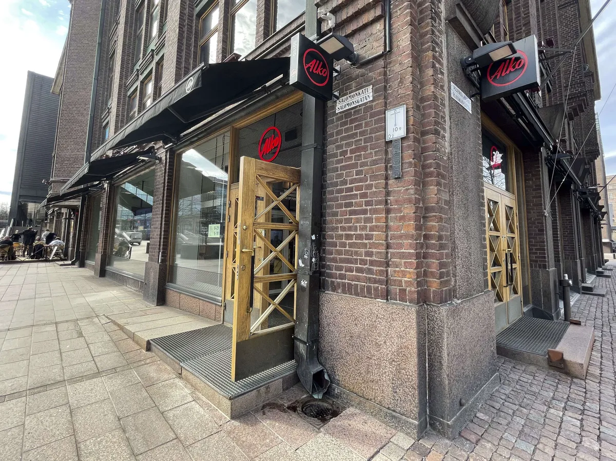 STM:ltä erikoinen väite viineistä ja piikki kokoomukselle | Uusi Suomi