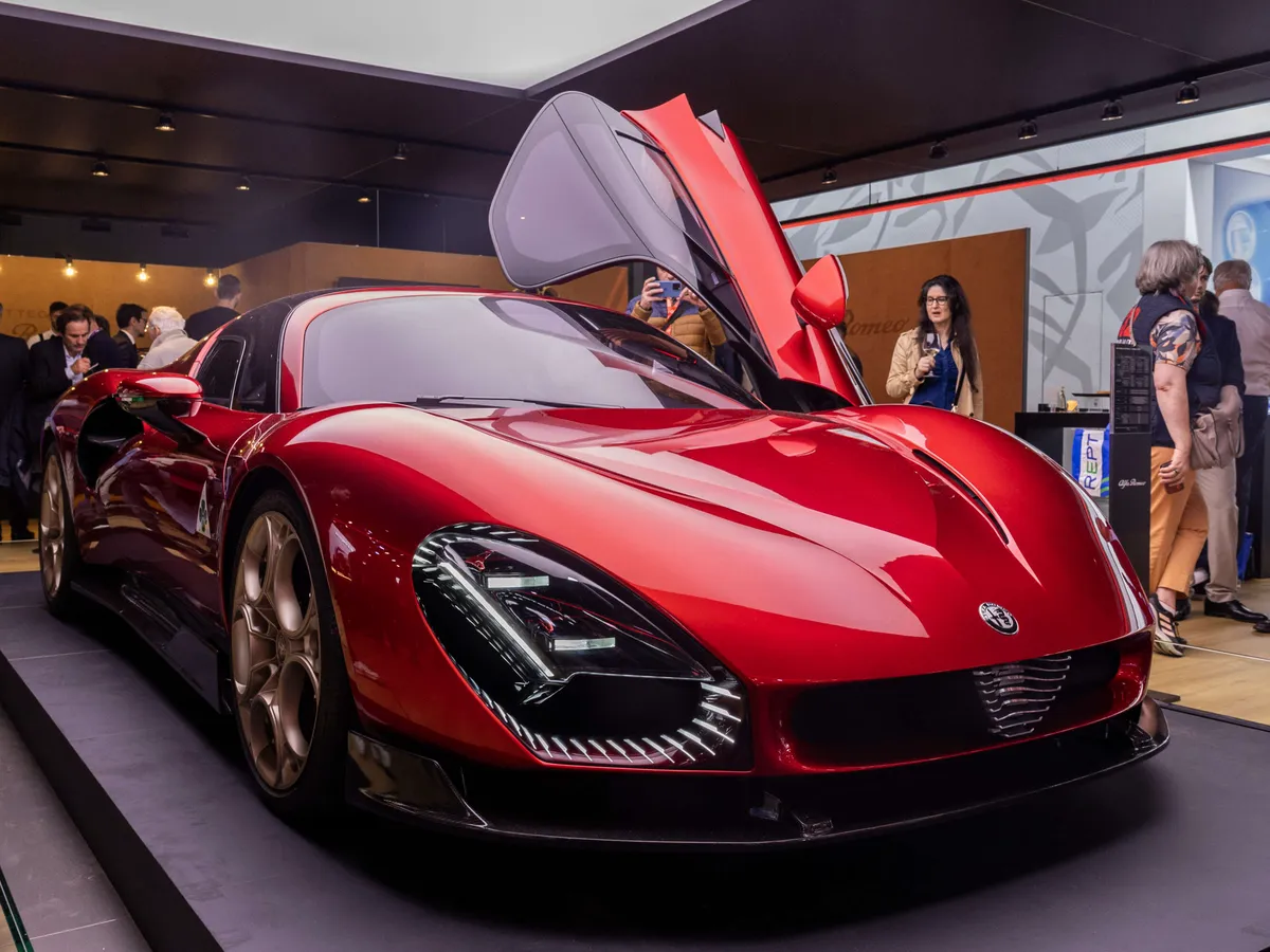 Superautoa kyyditsee joko sähkö tai bensiini, mutta valinta tehdään ...