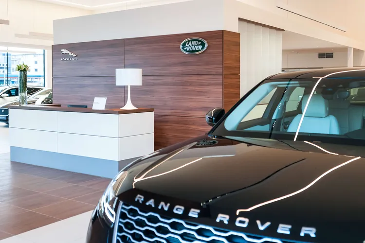 Automaahantuoja Inchcape palaa jälleenmyyntibisnekseen – Jaguarille ja ...