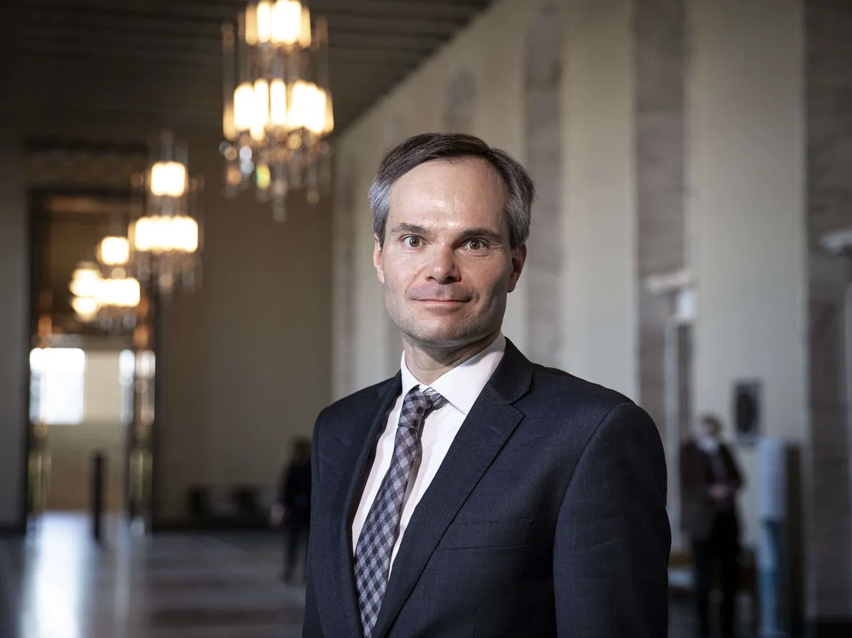 Kokoomuksen kansanedustaja vetää kohualoitteensa pois – Ryhmänjohtaja ...