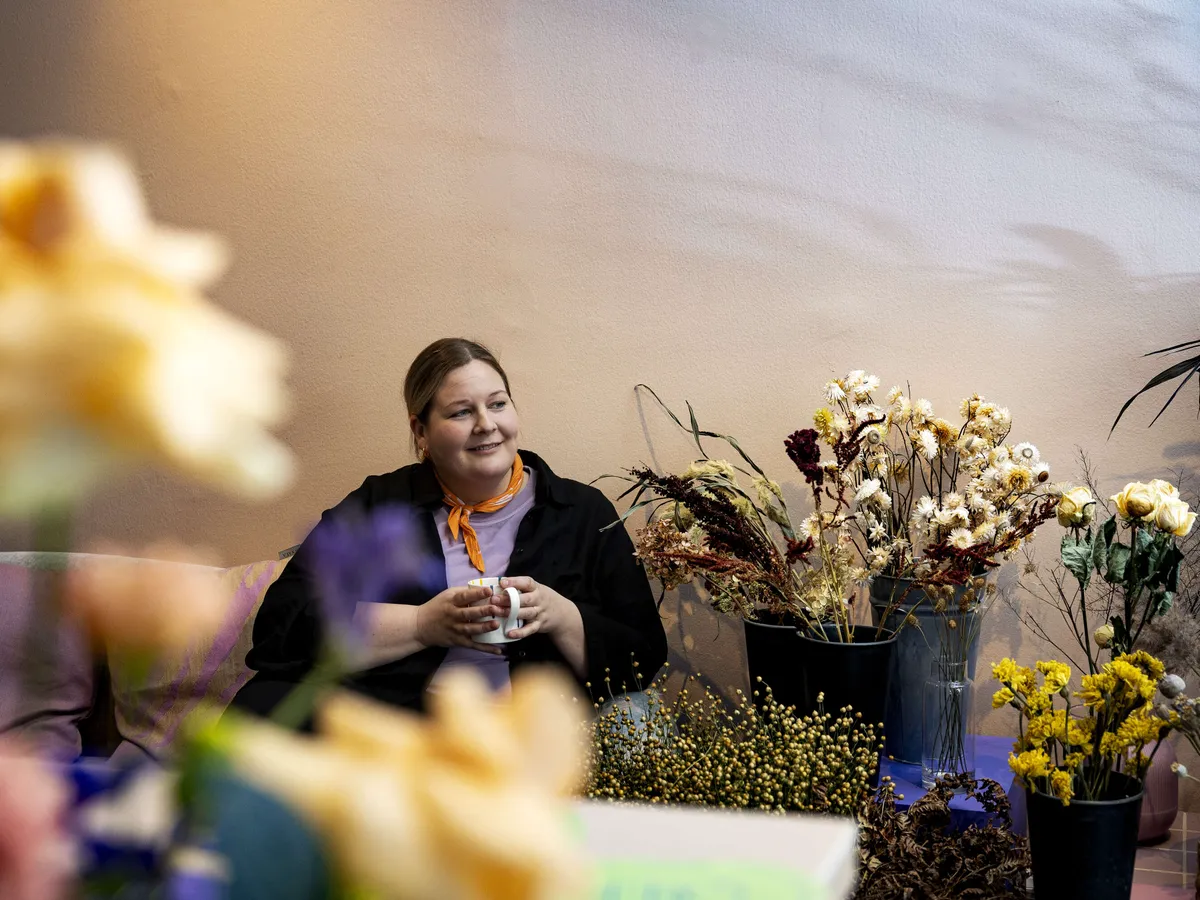 Kulttuurituottaja hurahti kukkiin ja päätti perustaa oman kukkastudion ...