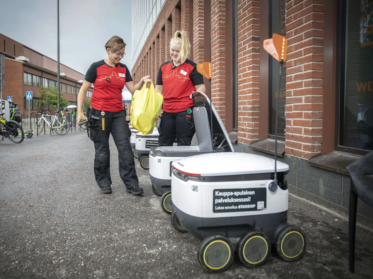 Pikkuapulaisista uusi ulottuvuus asiakassuhteisiin – Tältä tuntuu kun ...