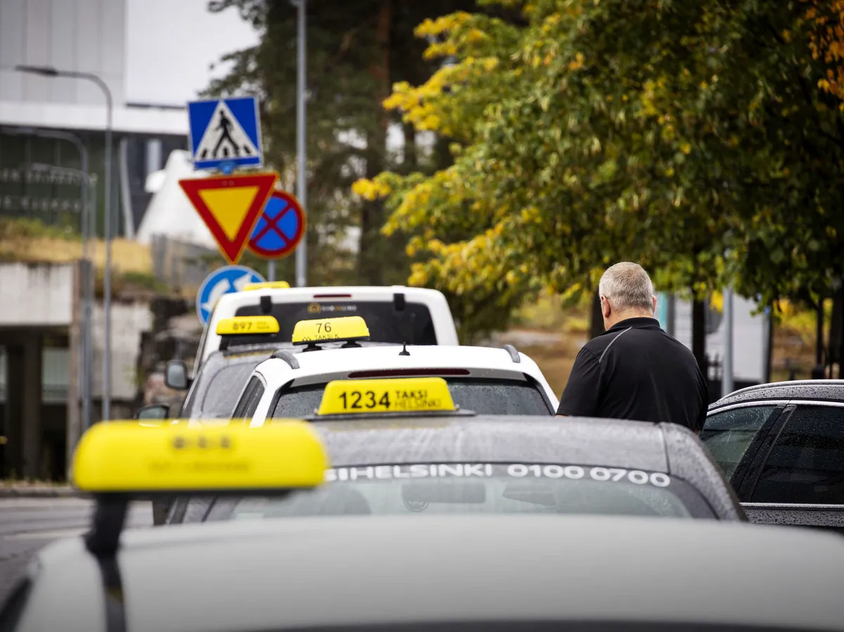 Yli 2 000 taksiliikennelupaa on jouduttu perumaan | Kauppalehti