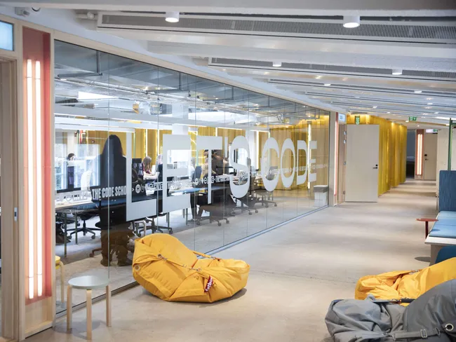 Hive-koodarikoulun uusille opiskelijoille järjestellään opintotukea ...