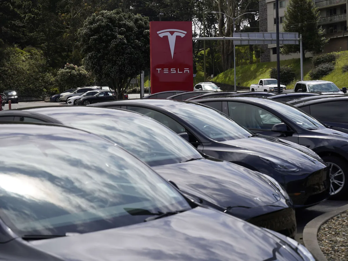 Teslan Muskilta yllätysveto: Uusien mallien tuotanto voi alkaa jopa ...